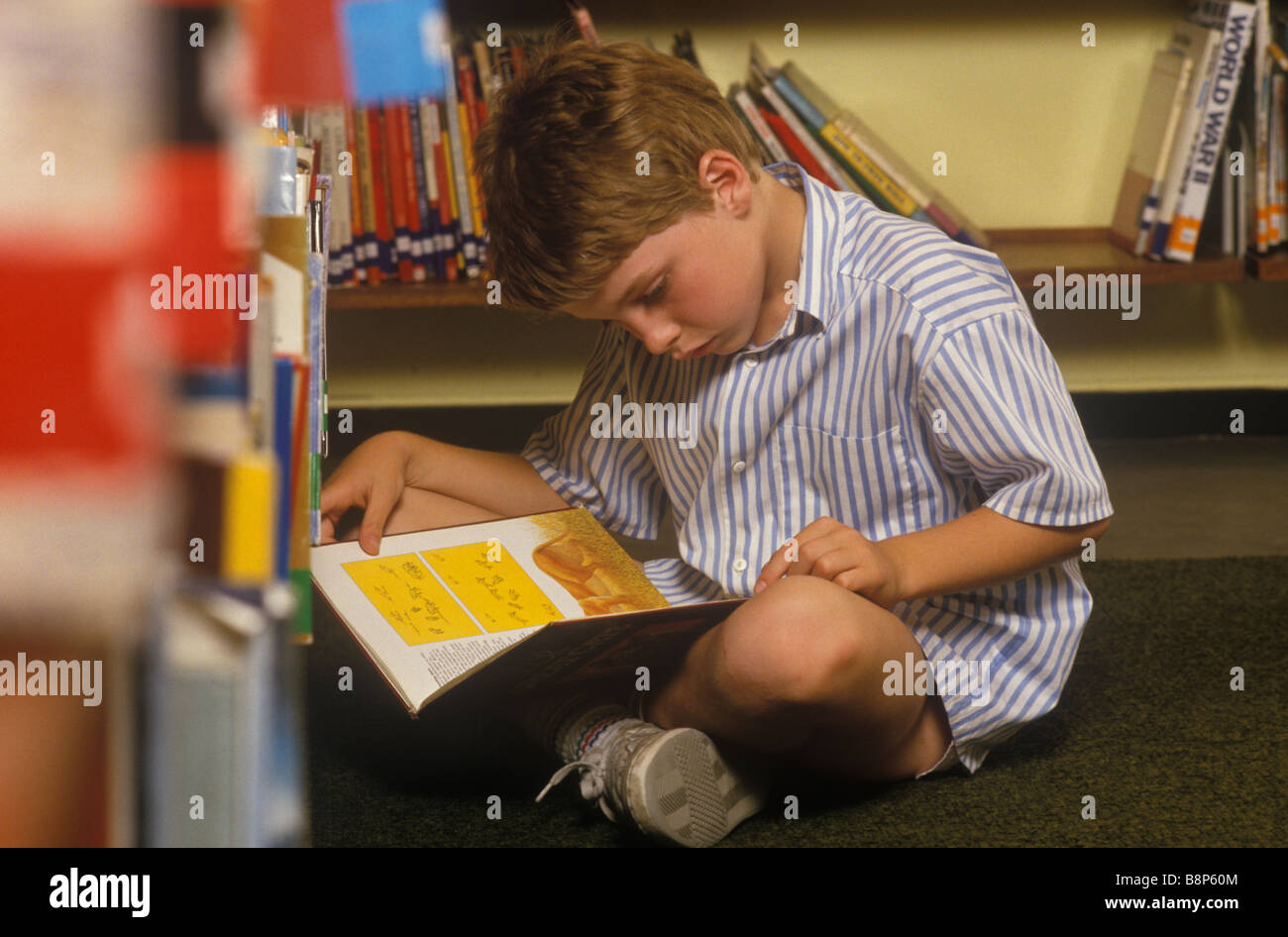 School boy uk 1980s hi-res stock photography and images - Alamy