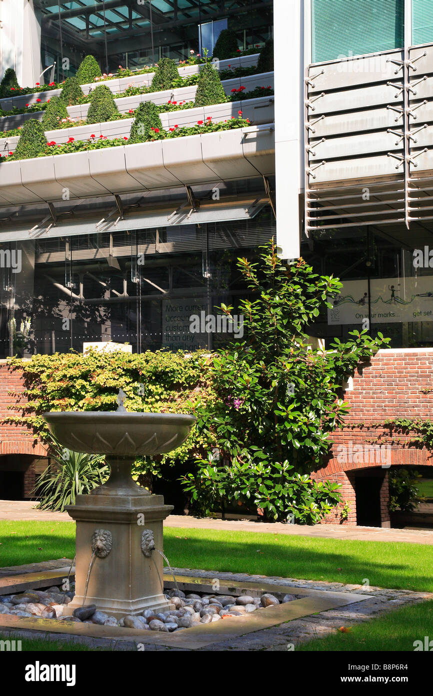 Goldsmiths' St. John Zachary Garden and Lloyds TSB Building at Gresham ...