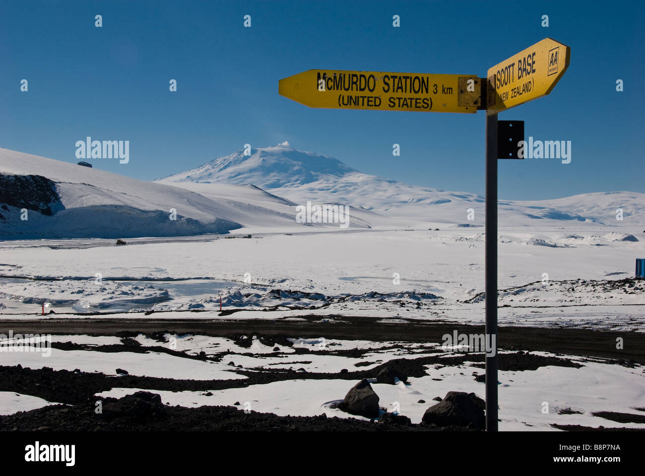 Directional pointer sign and Mt Erebus near New Zealand Scott Base ...