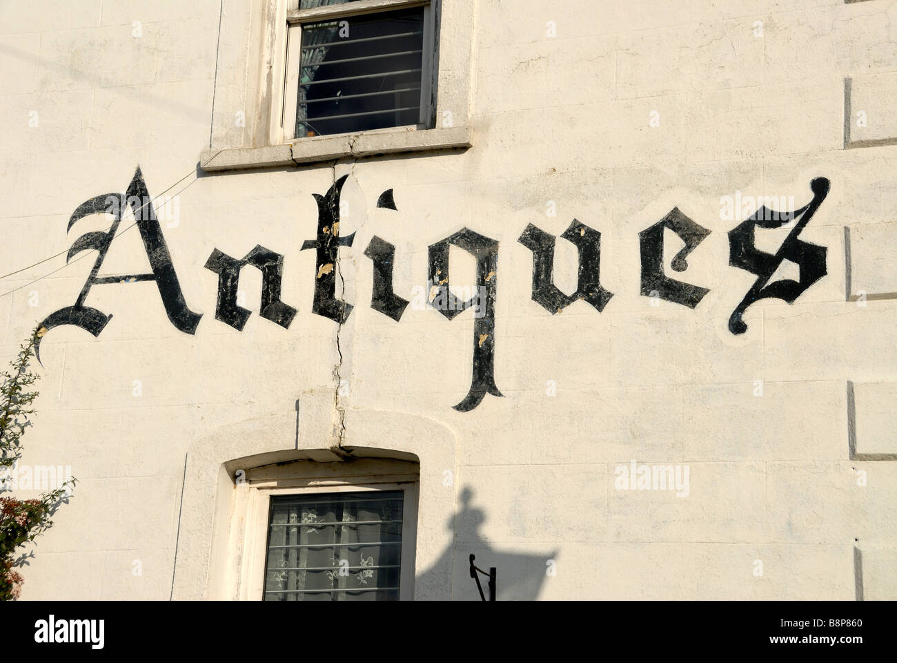 Antique sign hi-res stock photography and images - Alamy