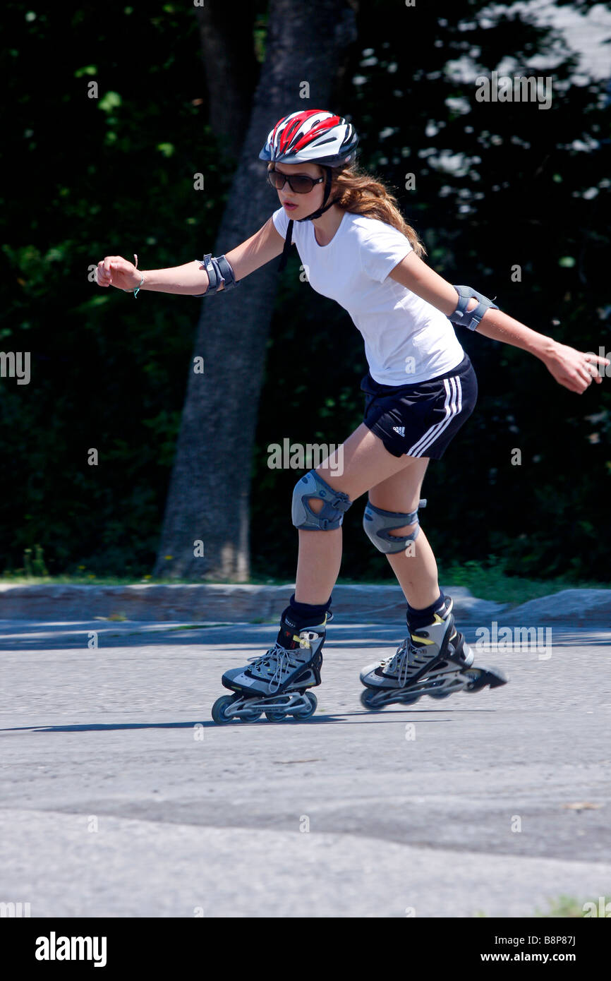 teenage girl rollerblading Stock Photo - Alamy