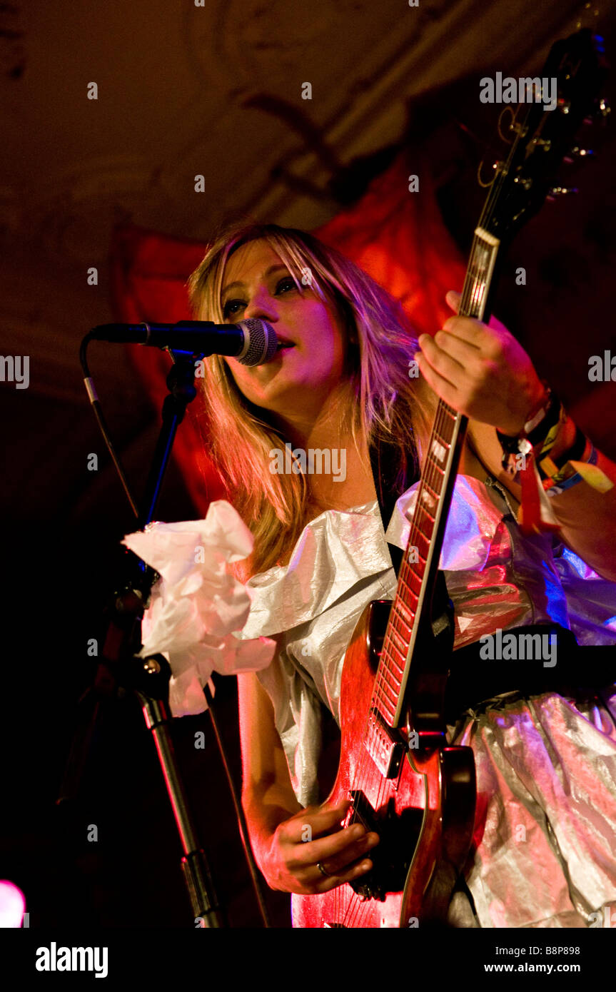 Singer/songwriter Tallulah Rendall performs on stage in London Stock ...