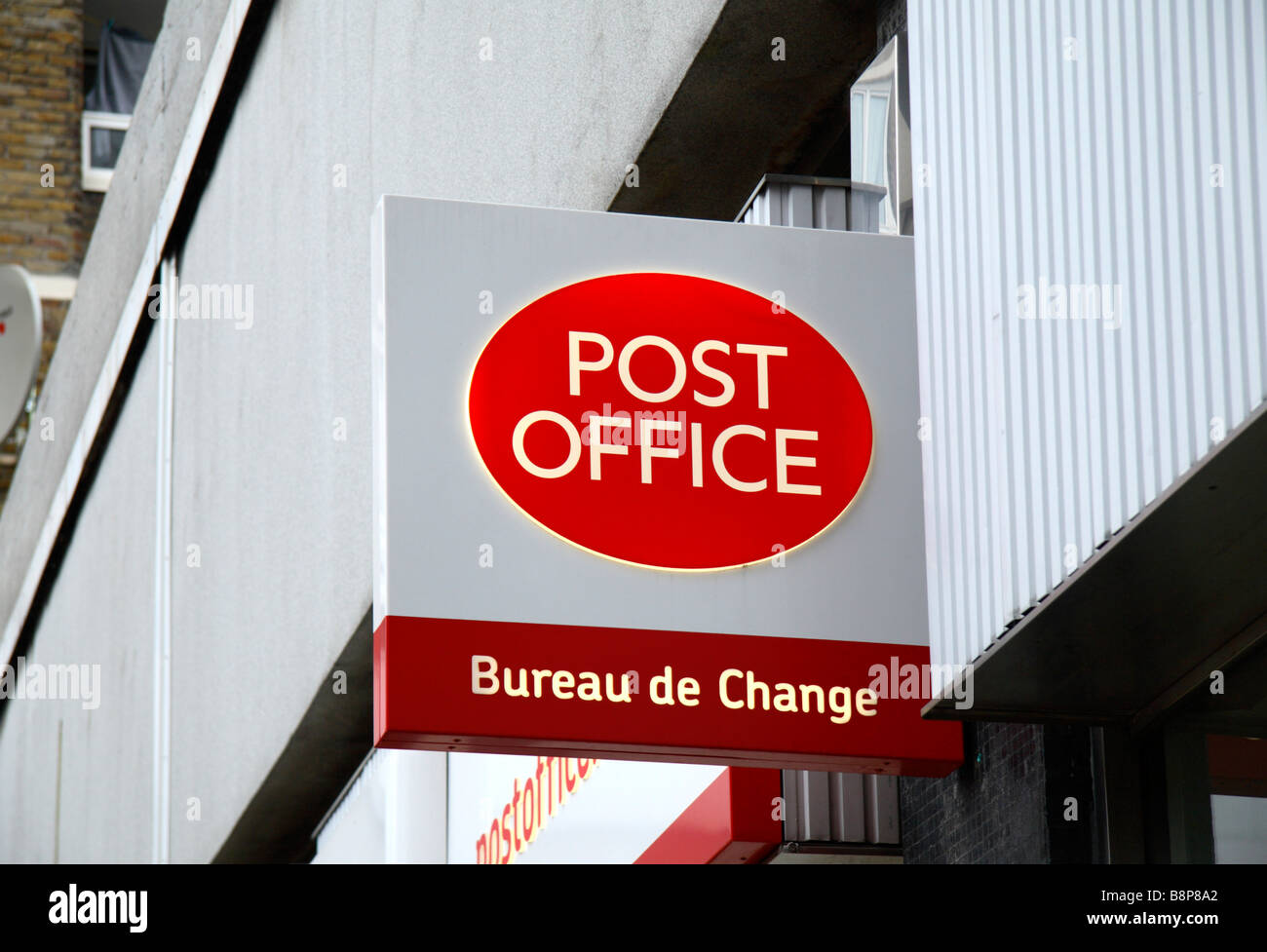 Royal mail logo sign hi-res stock photography and images - Alamy