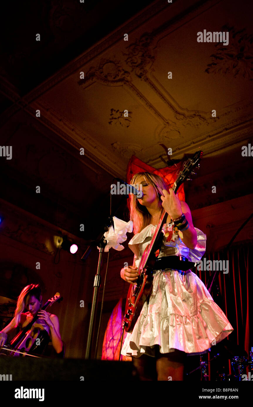 Singer/songwriter Tallulah Rendall performs on stage in London Stock ...