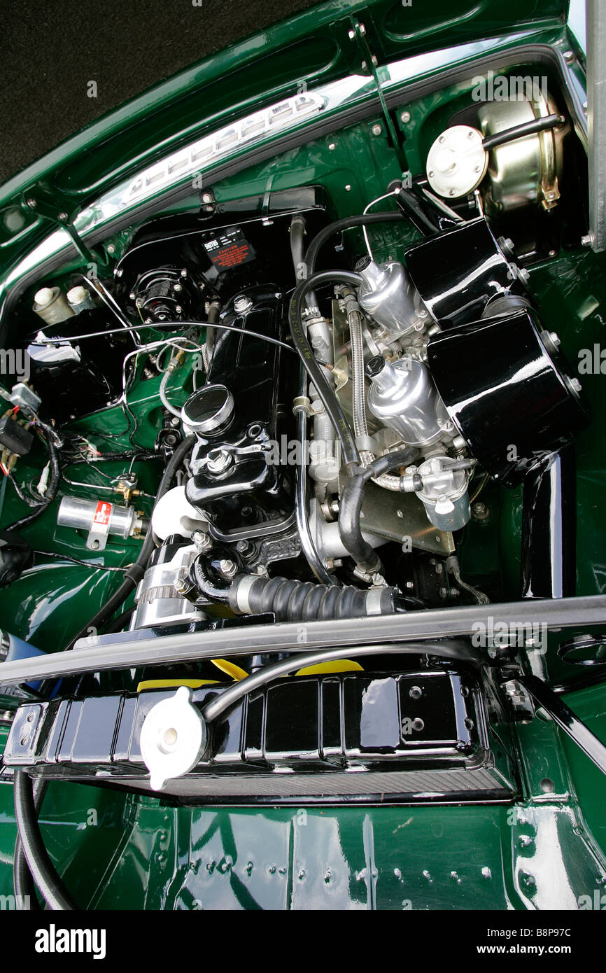 Car engine open Stock Photo - Alamy