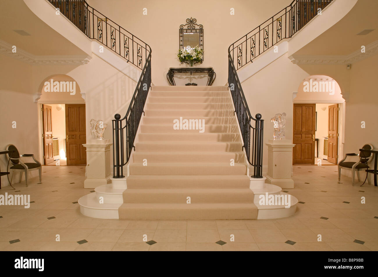 Grand hall interior hi-res stock photography and images - Alamy