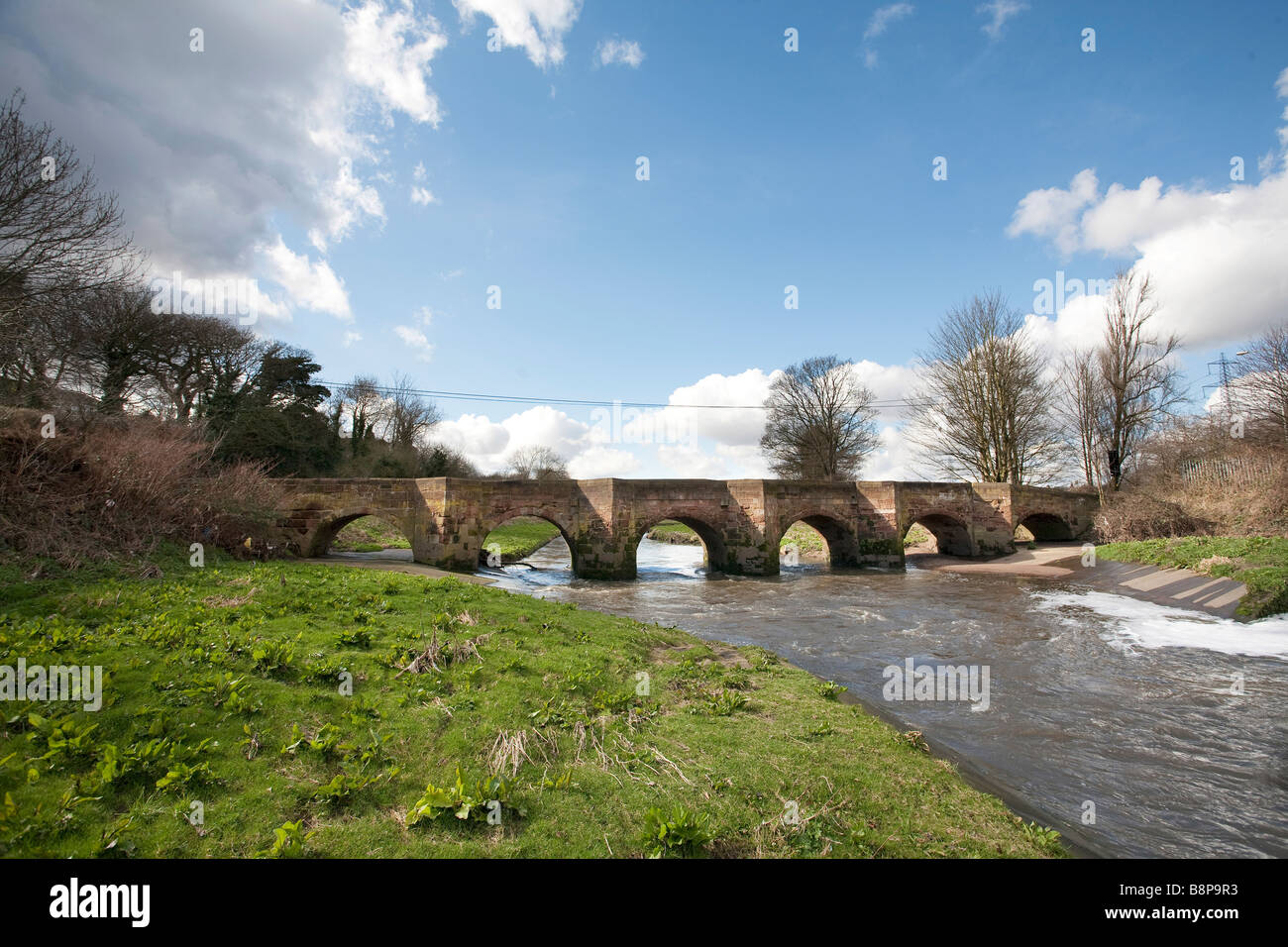 Arched road bridge hi-res stock photography and images - Alamy