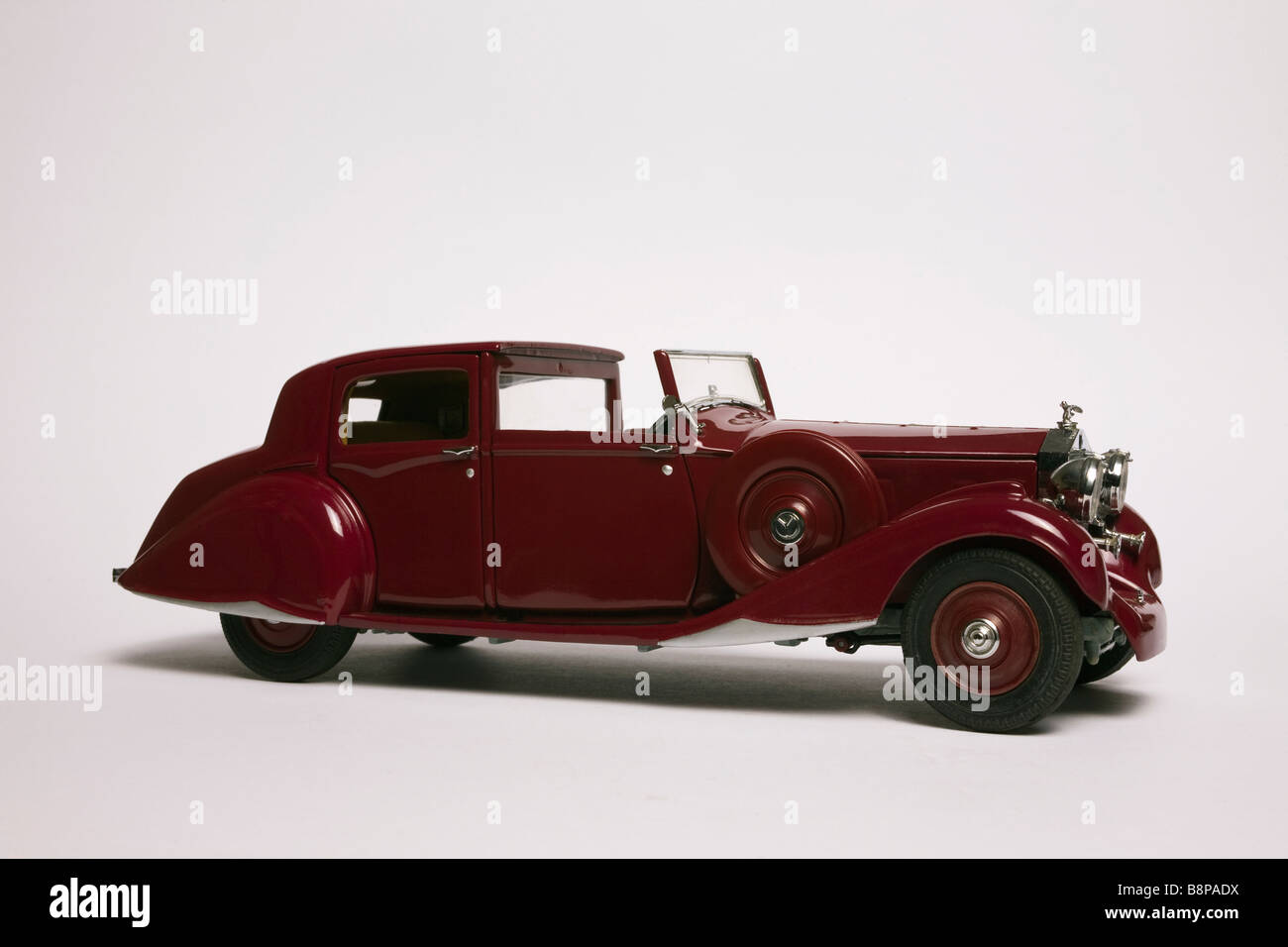 Vintage red rolls royce car hi-res stock photography and images - Alamy