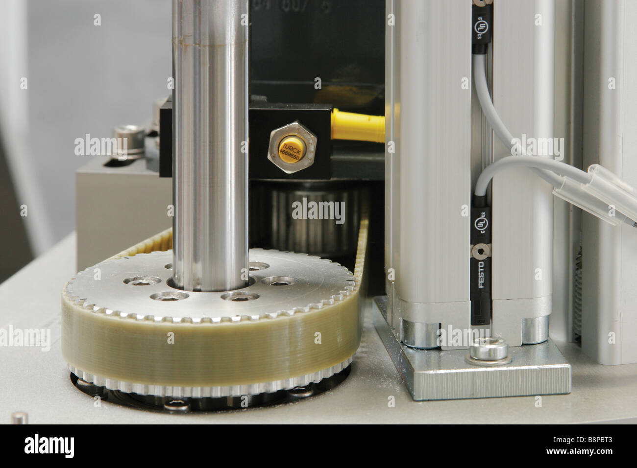 Pneumatic cylinder hi-res stock photography and images - Alamy