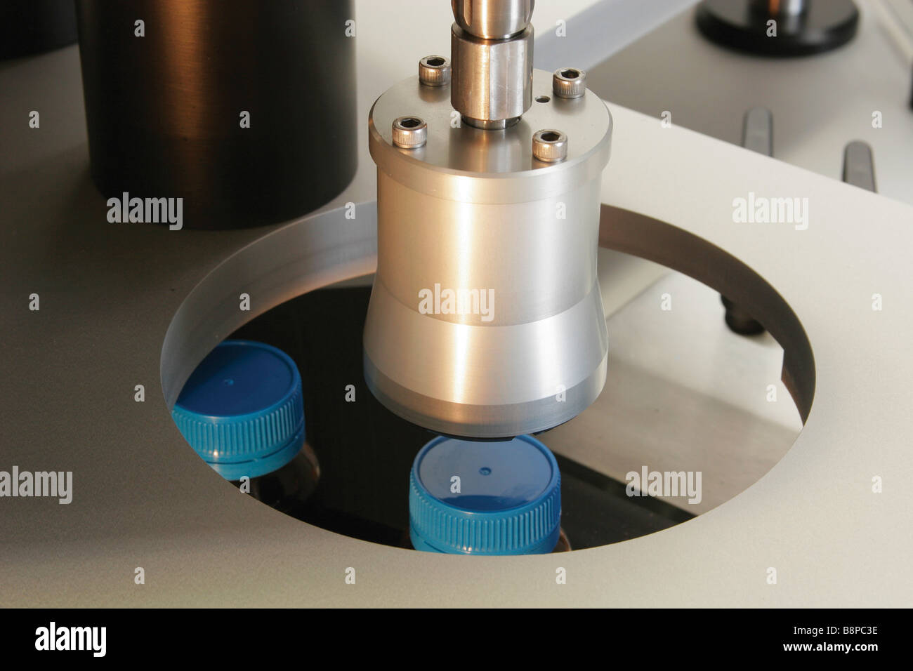 Pneumatic cylinder hi-res stock photography and images - Alamy