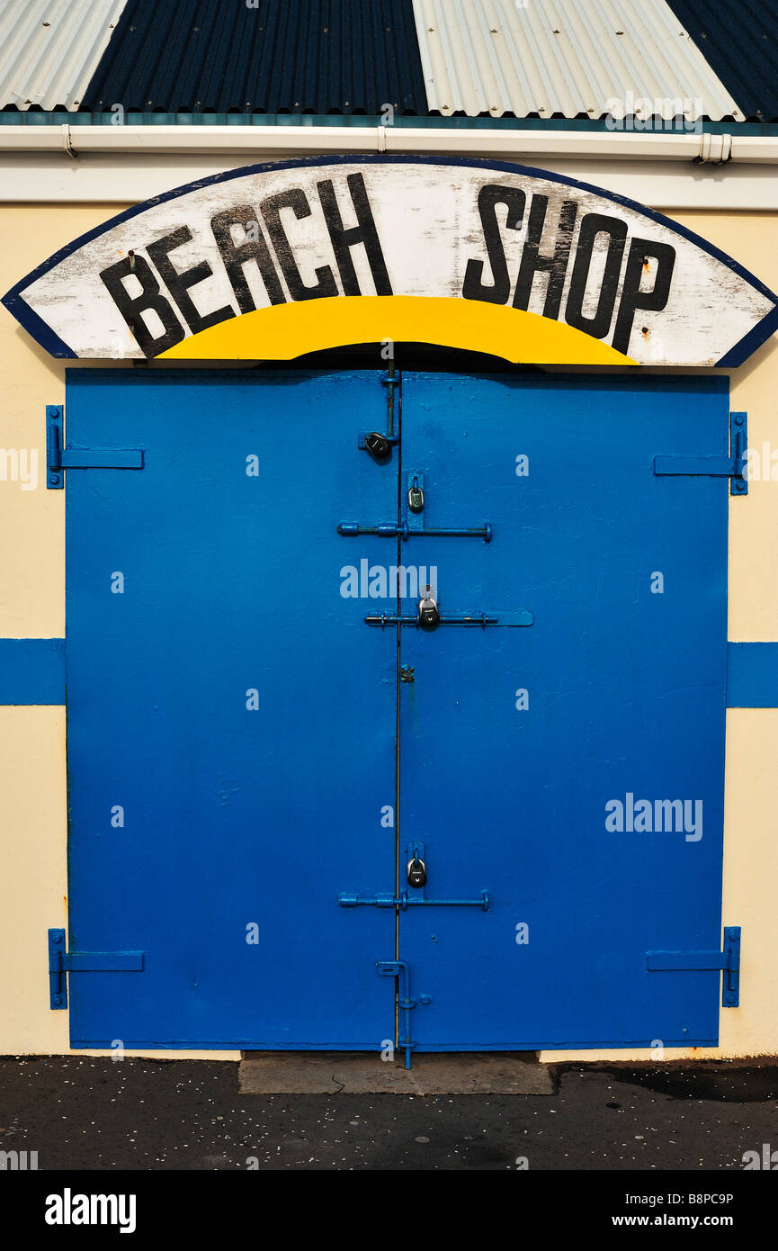 Beach shop hi-res stock photography and images - Alamy