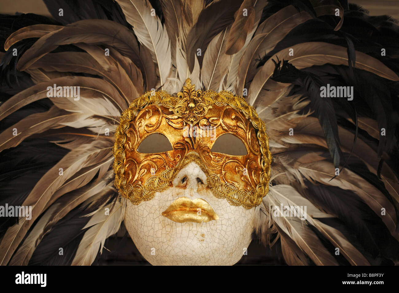 White venetian mask hi-res stock photography and images - Alamy