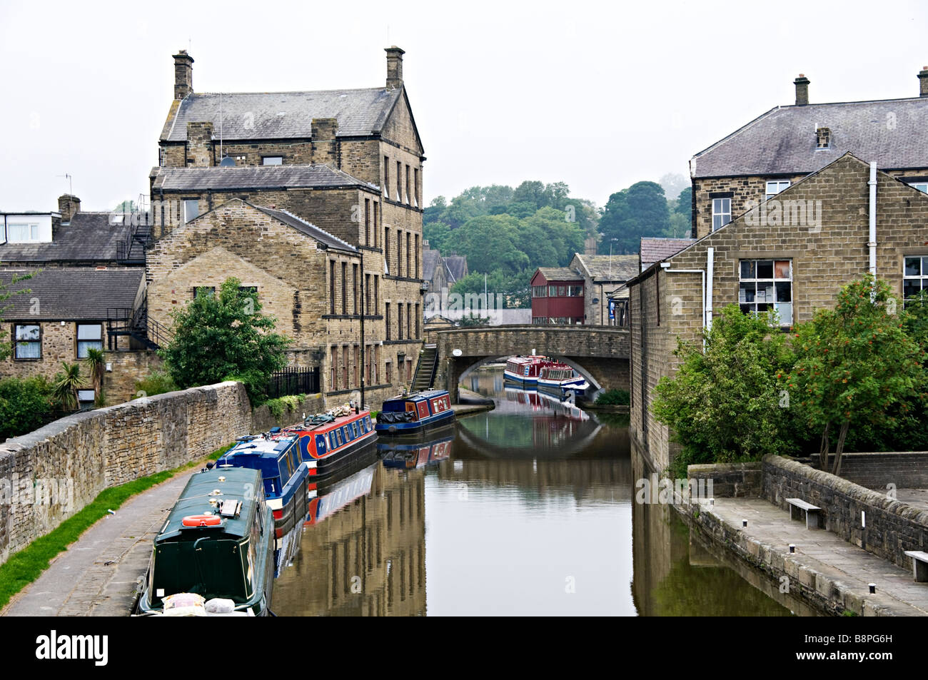 Waterway longboats hi-res stock photography and images - Alamy
