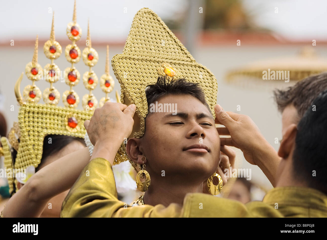 cambodia man crown Stock Photo - Alamy