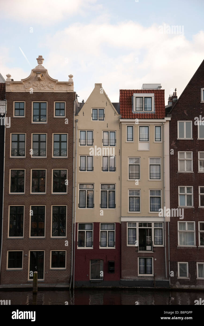 Traditional Dutch Canalside Narrow Fronted Buildings Stock Photo - Alamy