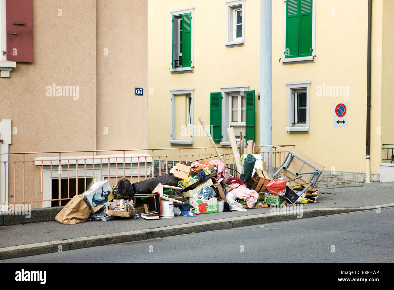 Household garbage hi-res stock photography and images - Alamy