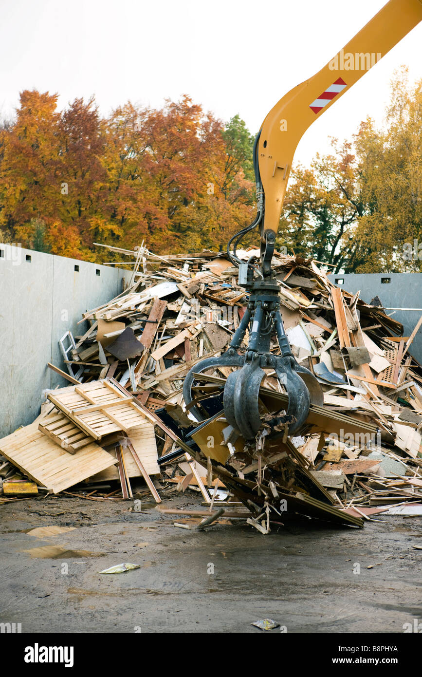 Wood salvaging hi-res stock photography and images - Alamy