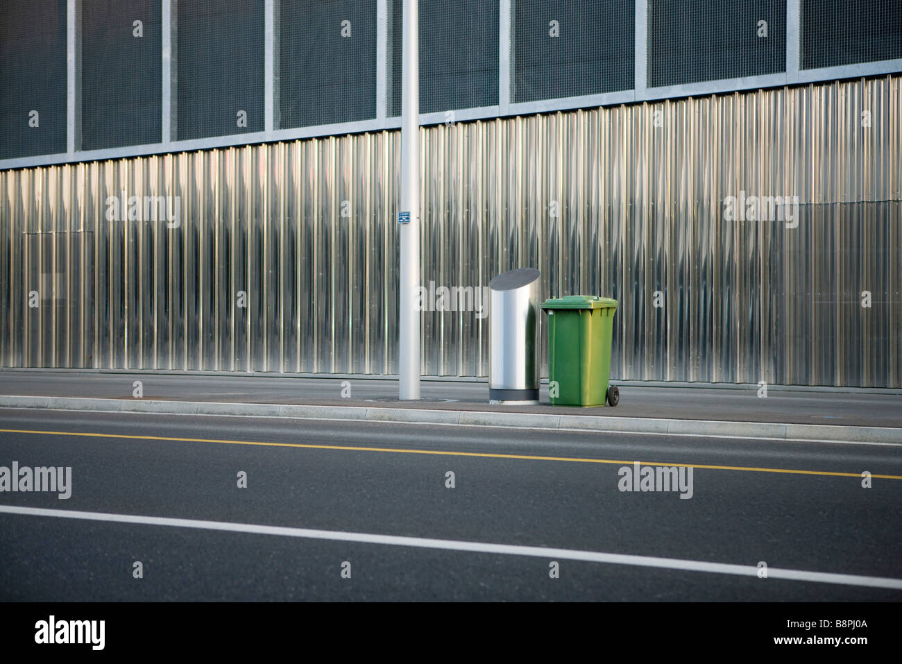 Sidewalk sorting hi-res stock photography and images - Alamy