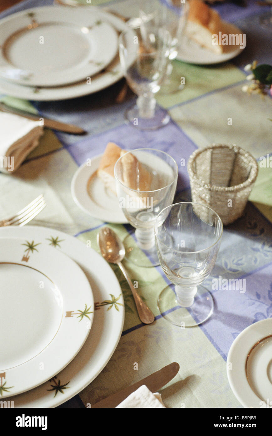 Table shot from above dinner party hi-res stock photography and images ...