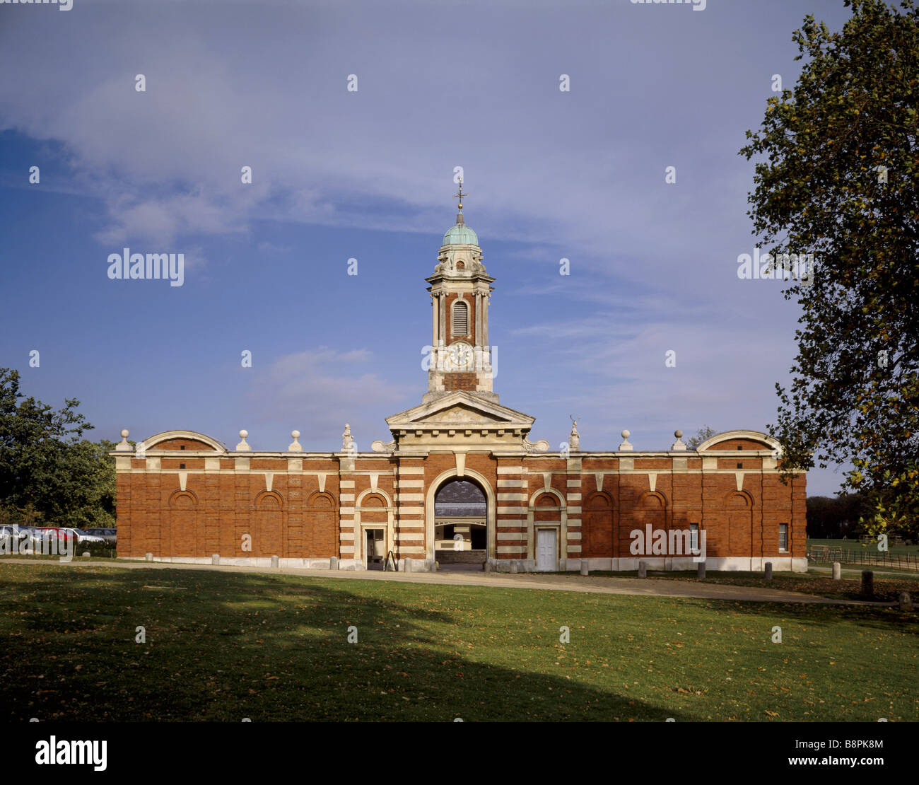 Georgian stable block hi-res stock photography and images - Alamy