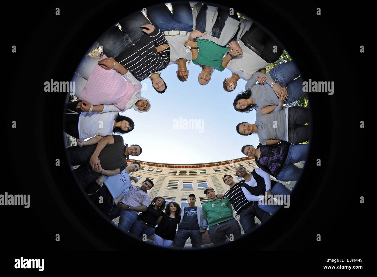 Men in a circle hi-res stock photography and images - Alamy
