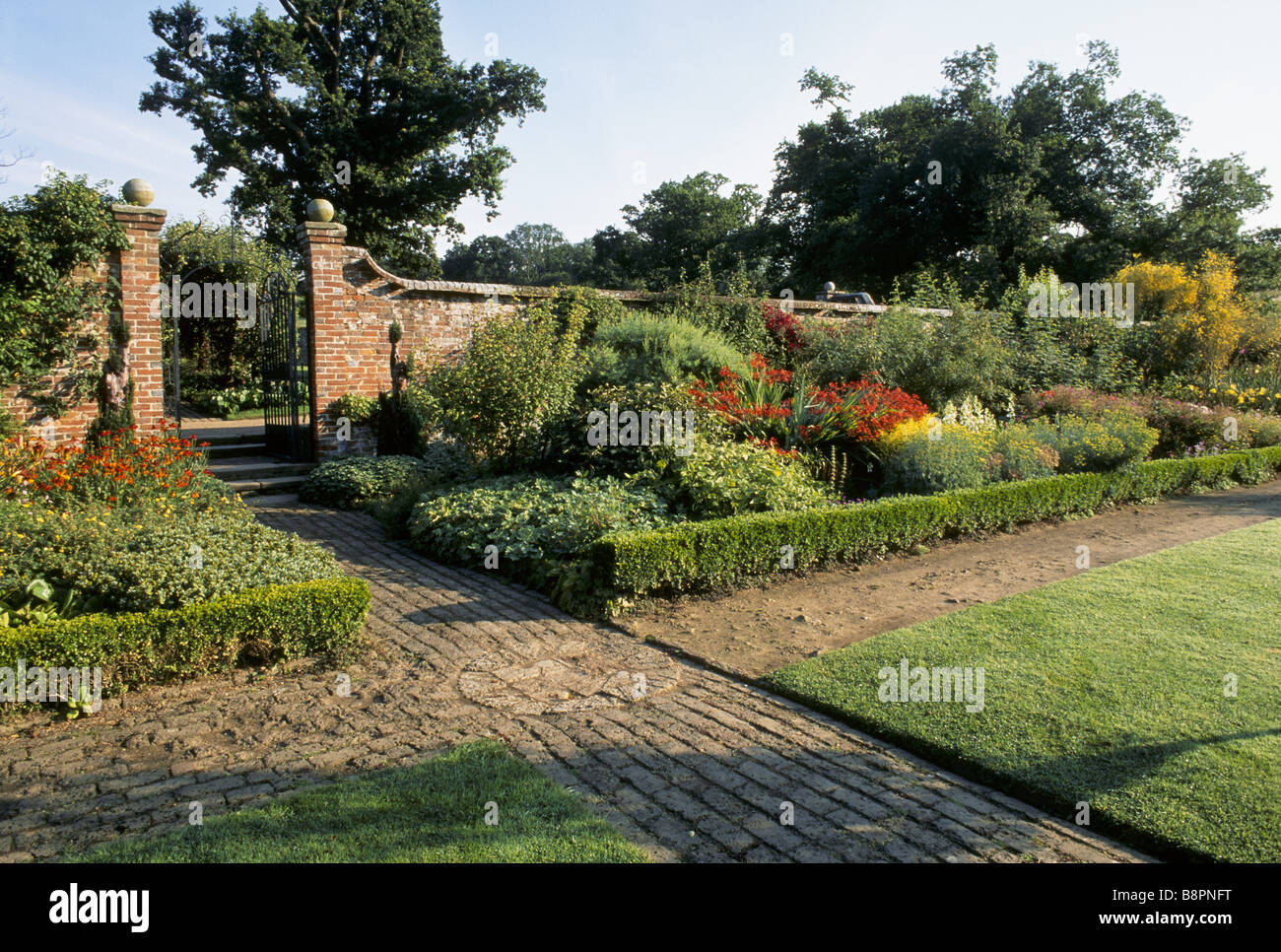 A border in the mulberry garden at Bateman s Stock Photo - Alamy
