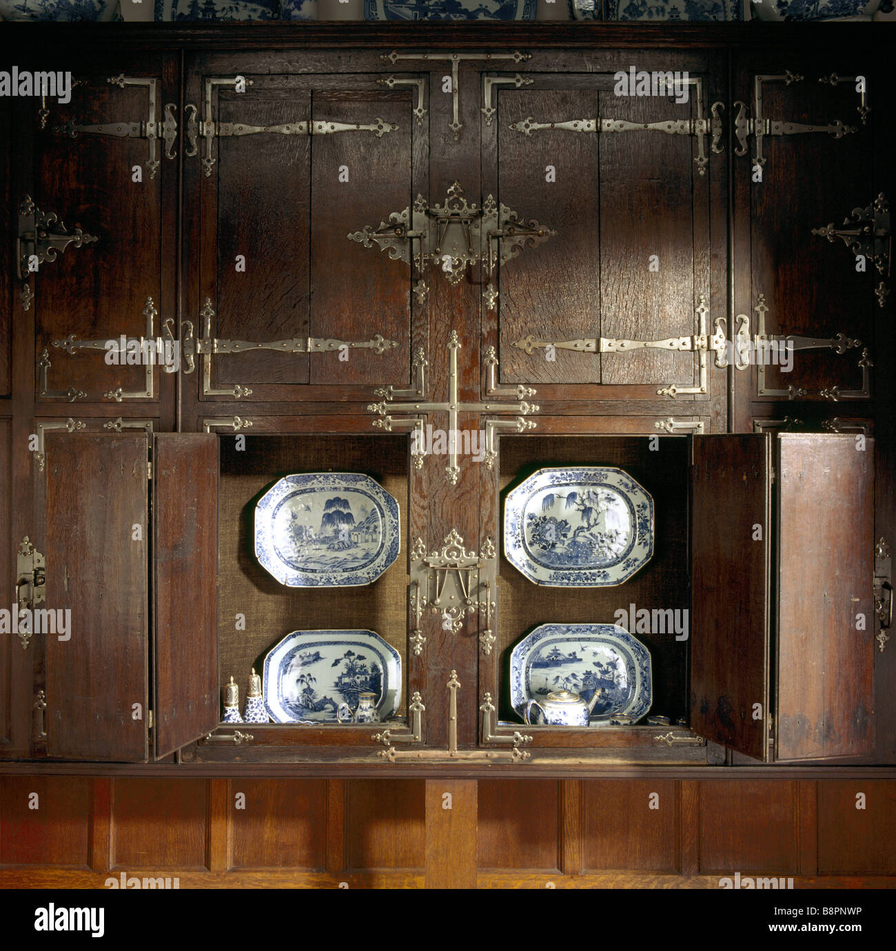 Wightwick manor interior hi-res stock photography and images - Alamy