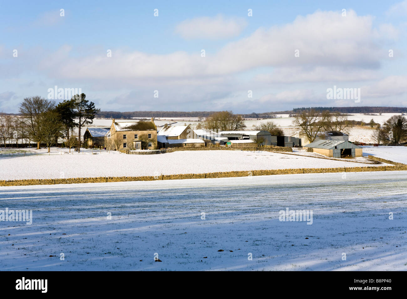 Winter snow on the Cotswolds at New House Farm, Hawling ...