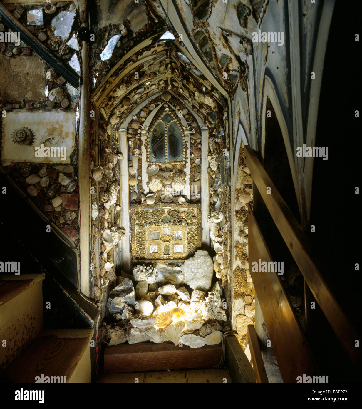 Windows shells glass hi-res stock photography and images - Alamy