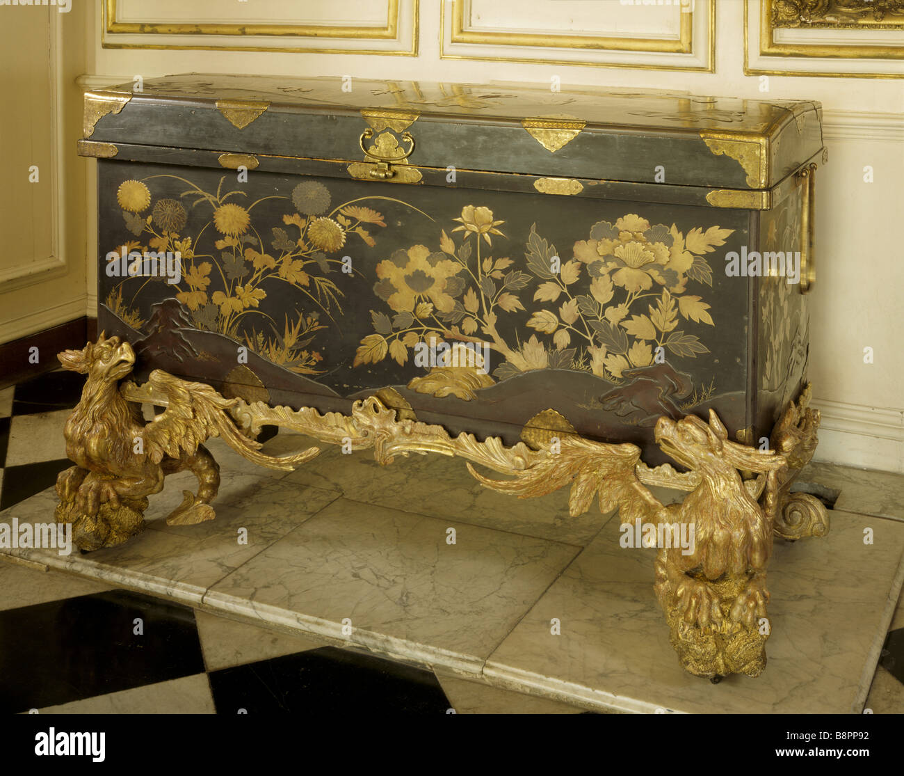 Early 18th century english furniture hi-res stock photography and ...