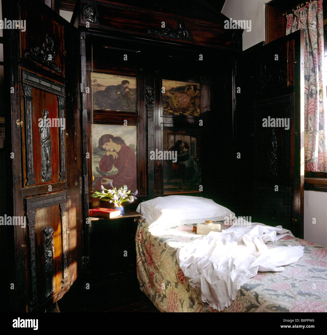 Victorian Manor House High Resolution Stock Photography and Images - Alamy