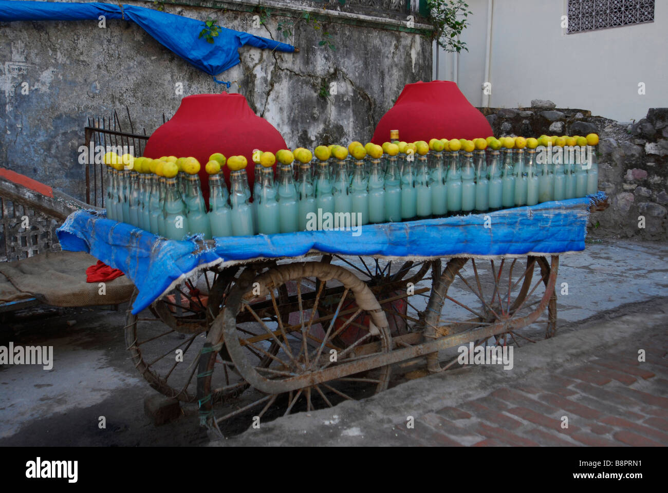 Stall selling lemon soda. Rishikesh, Uttaranchal, India Stock Photo - Alamy
