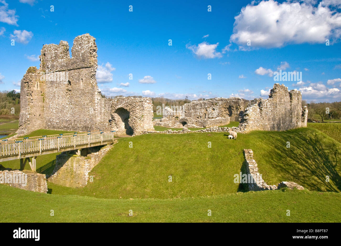 Ogmore Castle at Ogmore by Sea in the Vale of Glamorgan on a sunny ...