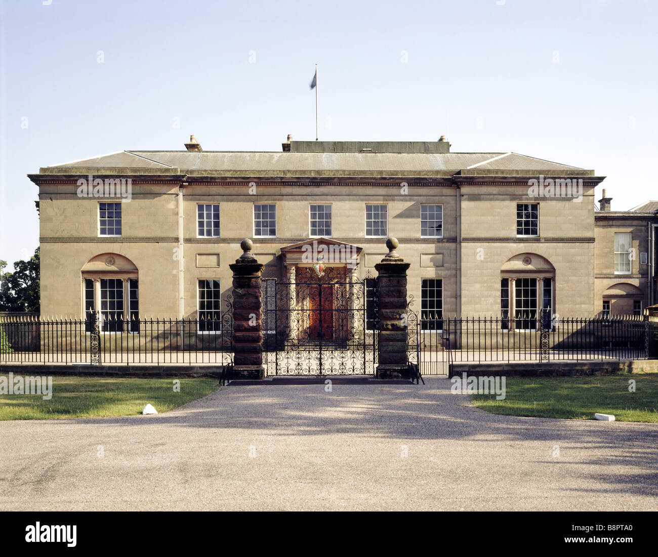 Neo classical gates hi-res stock photography and images - Alamy