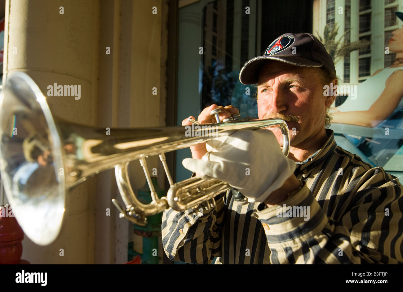 Trumpeter audience hi-res stock photography and images - Alamy