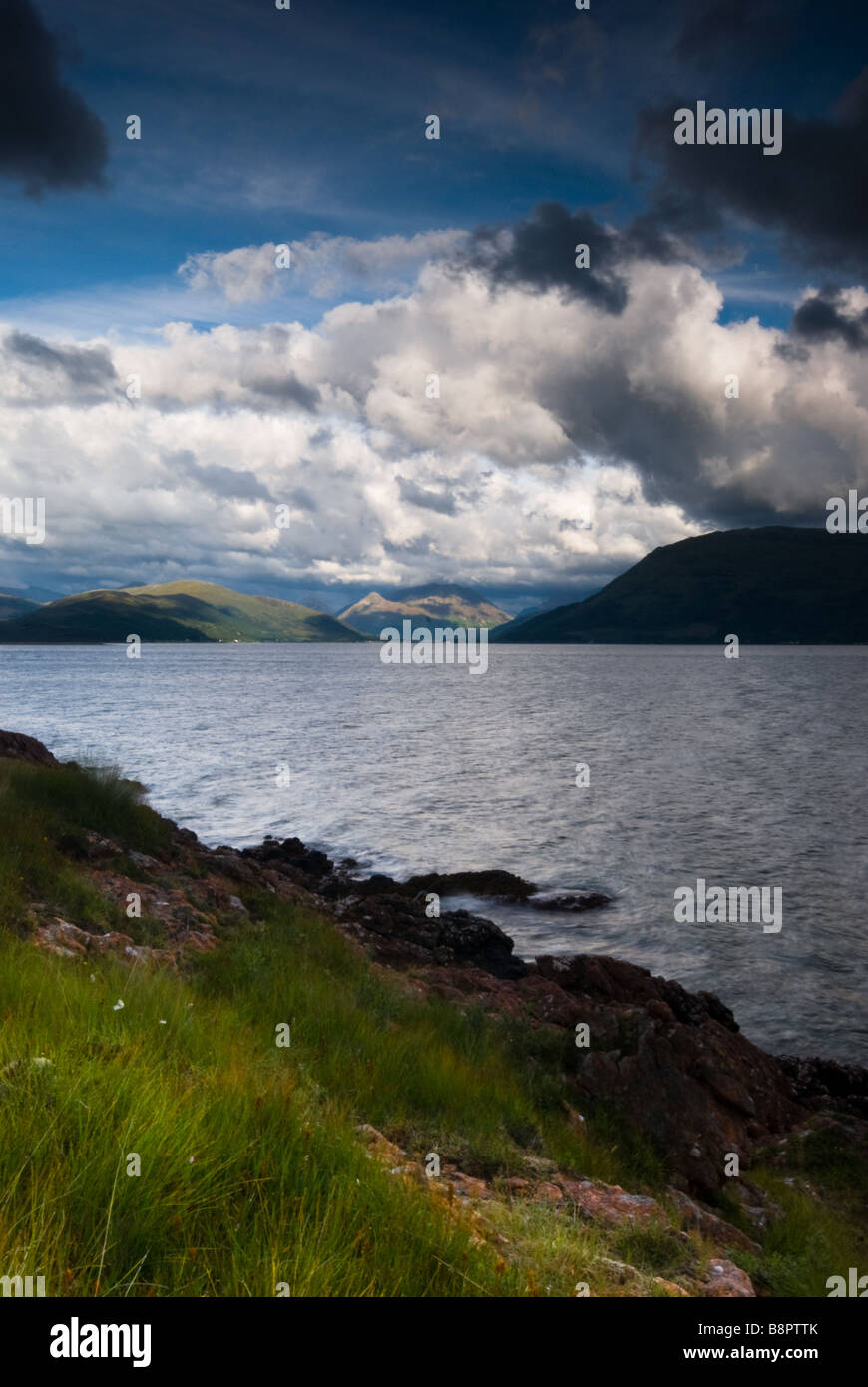 Loch view hi-res stock photography and images - Alamy