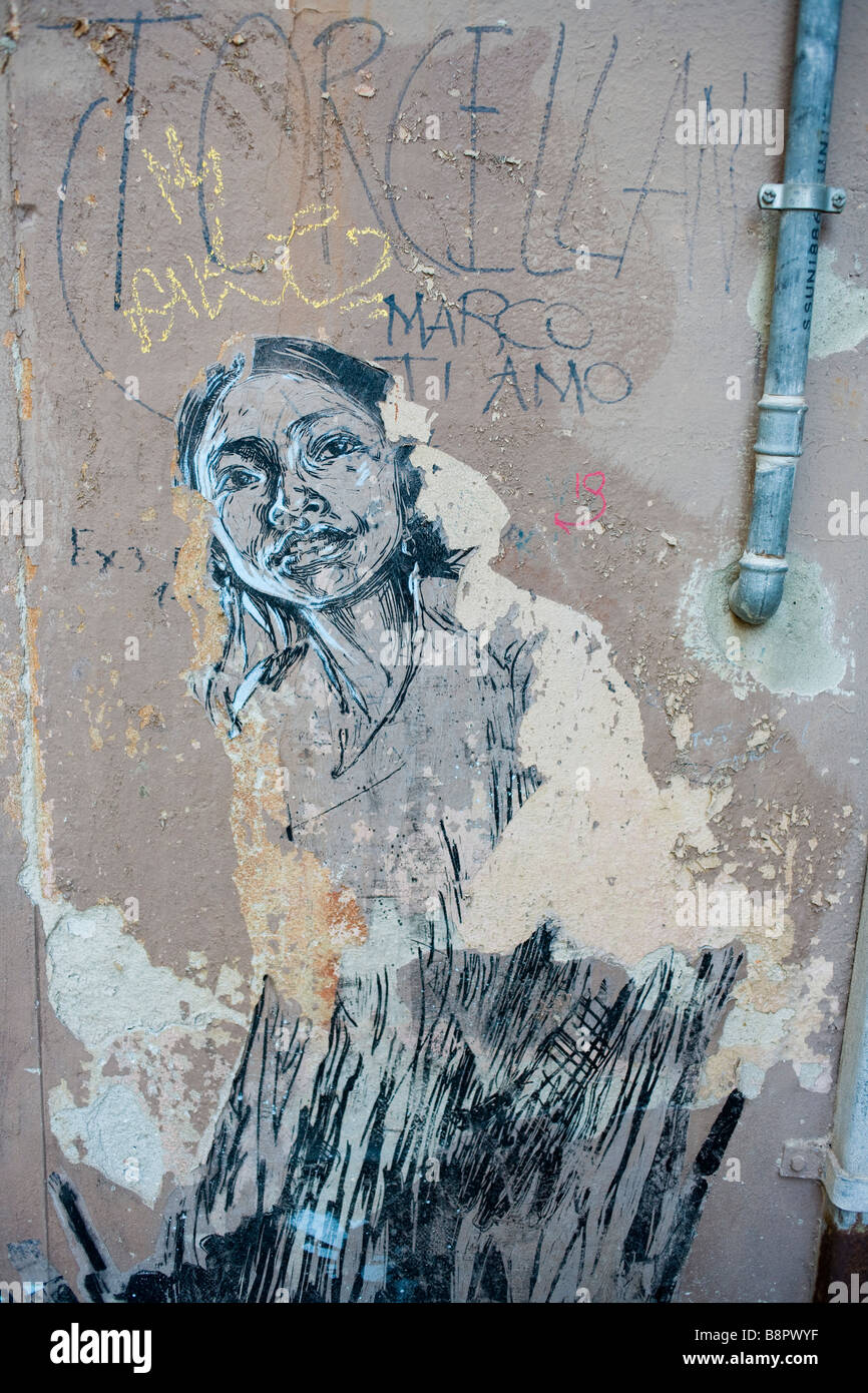 Venice, Italy. graffiti on wall Stock Photo - Alamy