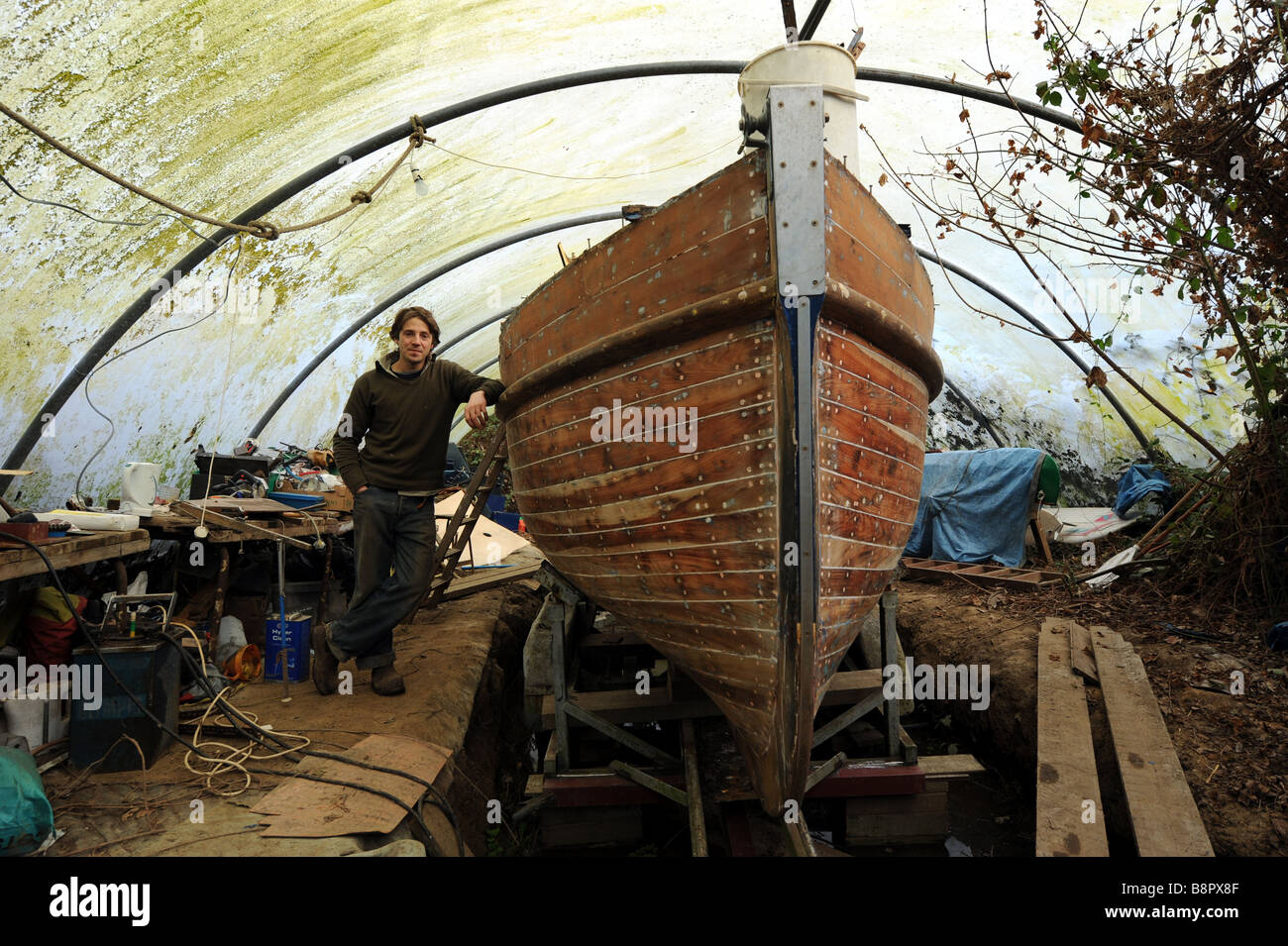 Old ways wood craft hi-res stock photography and images - Alamy