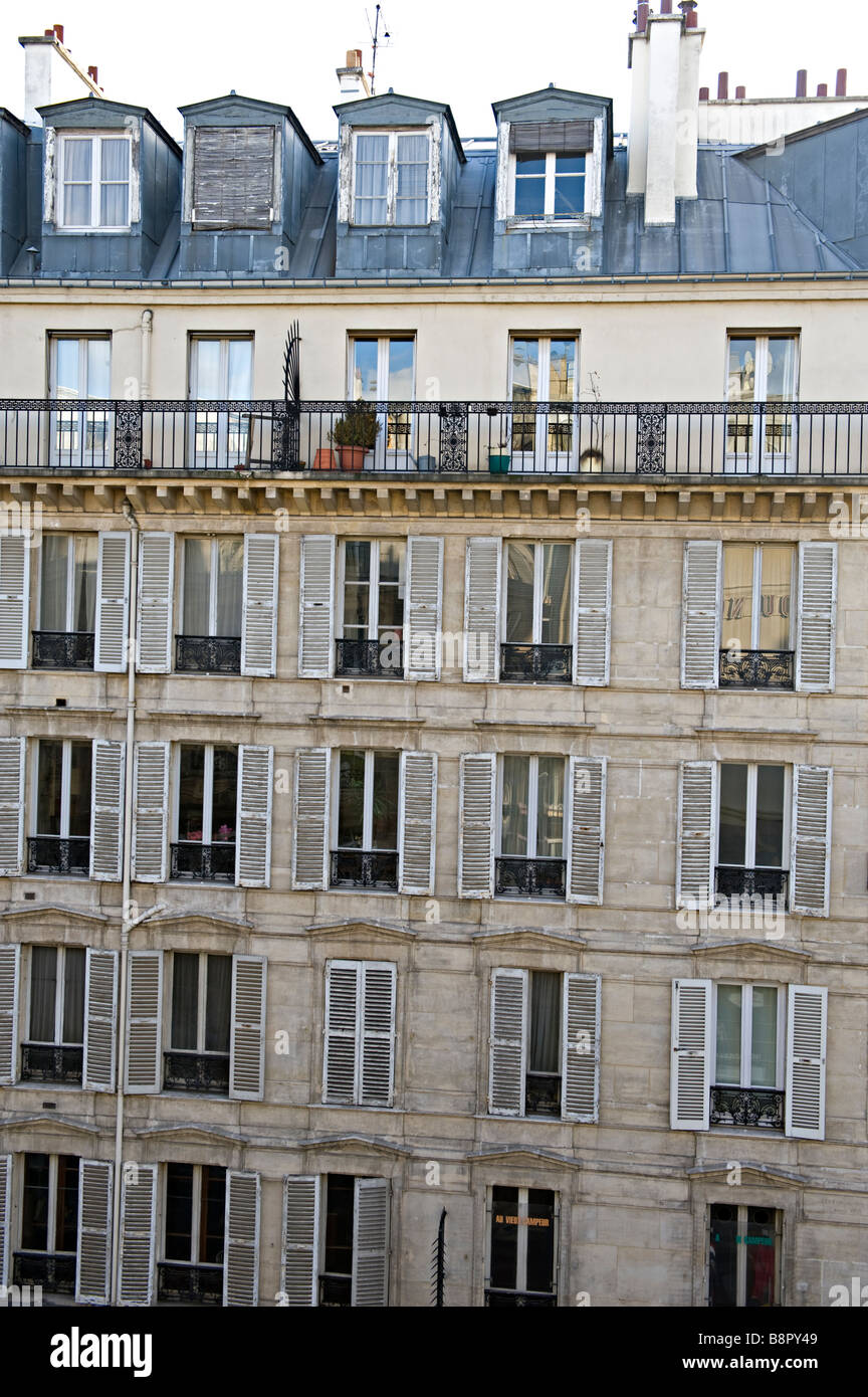 Window frames paris hi-res stock photography and images - Alamy