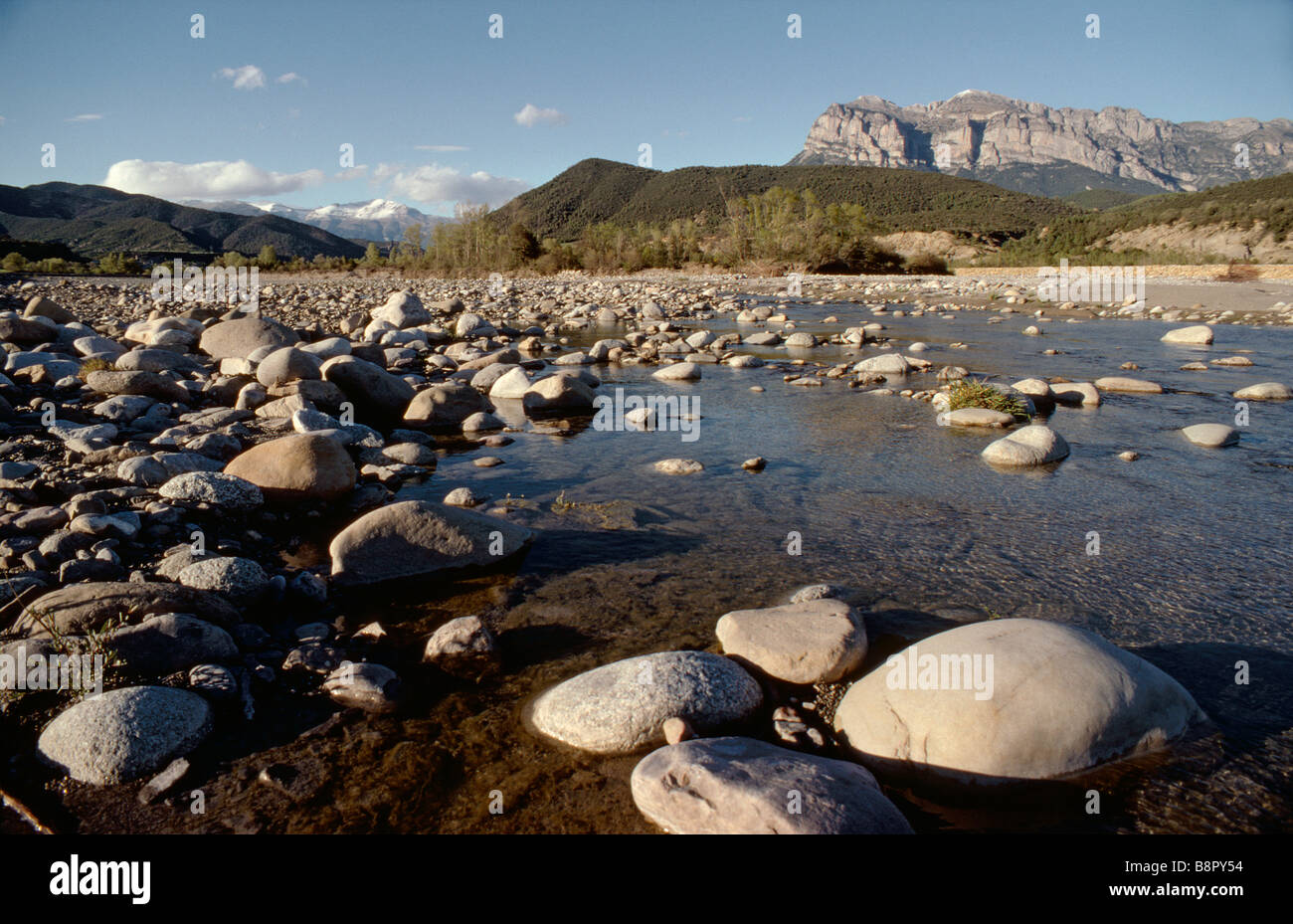 Río cinca hi-res stock photography and images - Alamy