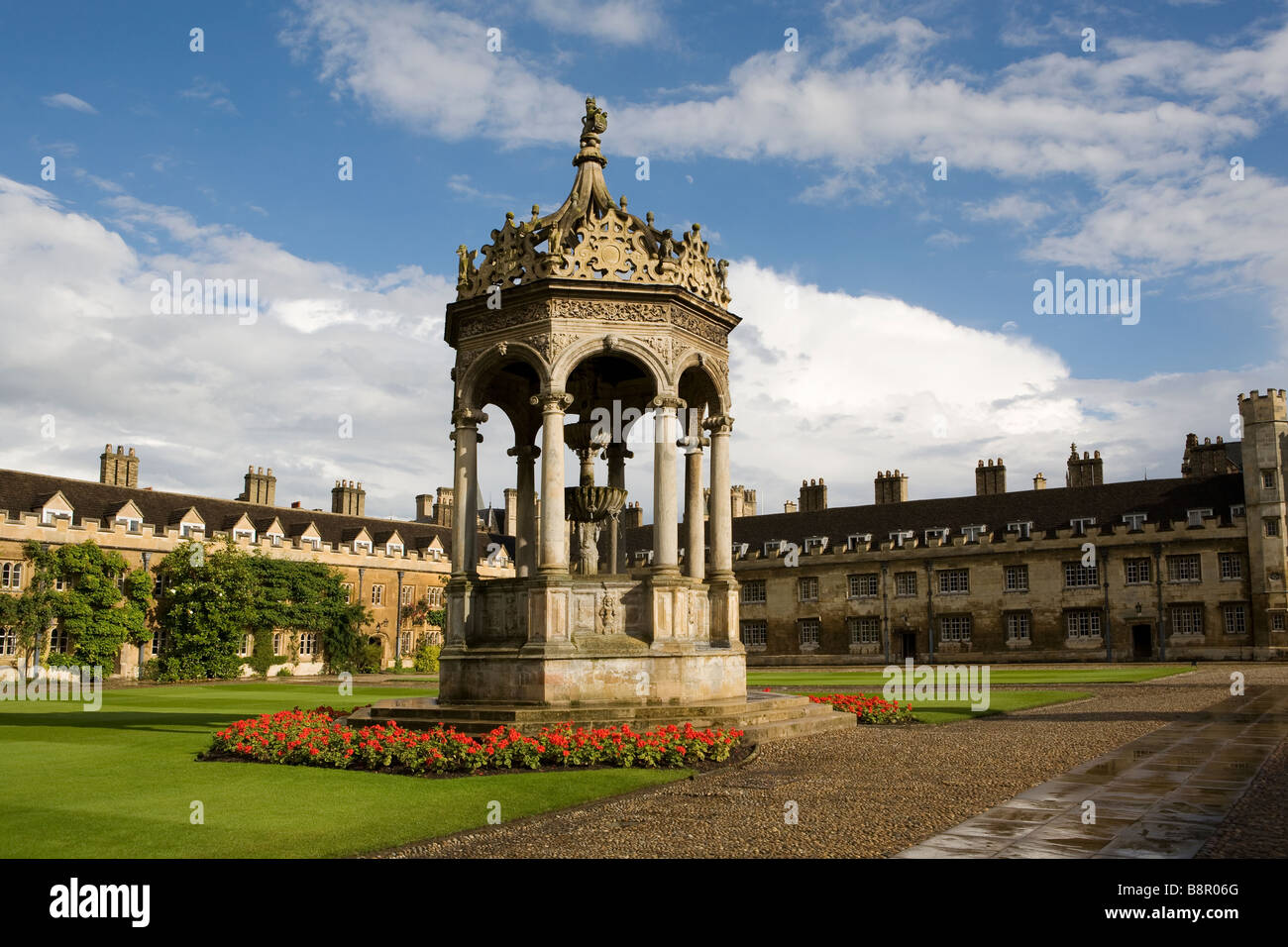 Trinity College fountain Cambridge Stock Photo - Alamy