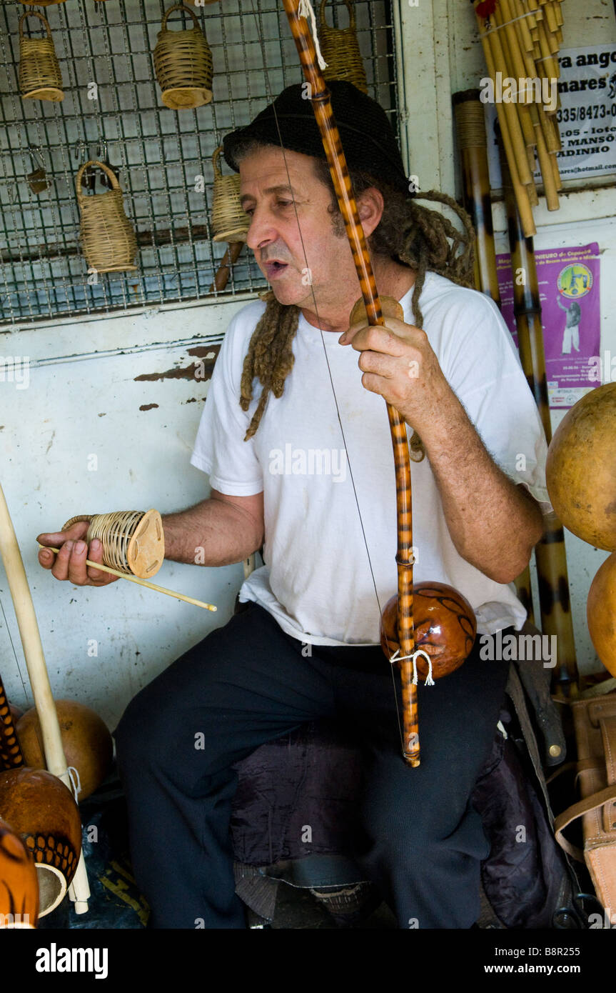 Traditional musical instruments hi-res stock photography and images - Alamy