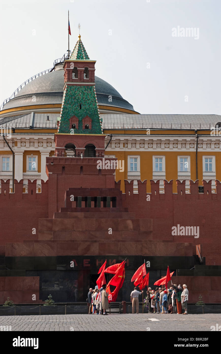 Lenin mausoleum mausoleum red square hi-res stock photography and ...