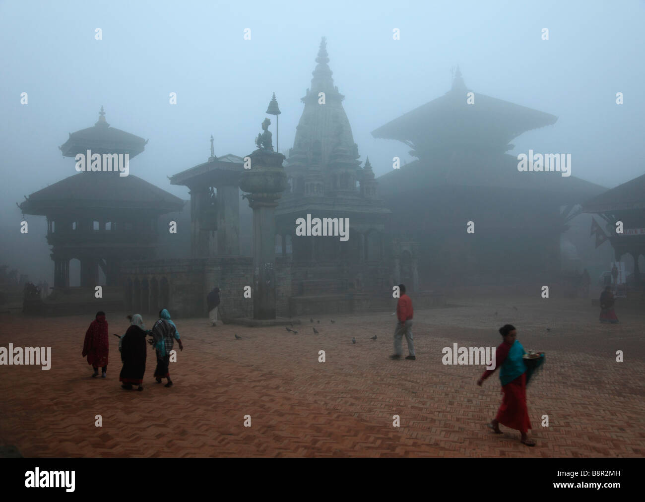 Nepal Kathmandu Valley Bhaktapur Durbar Square morning mist Stock Photo ...