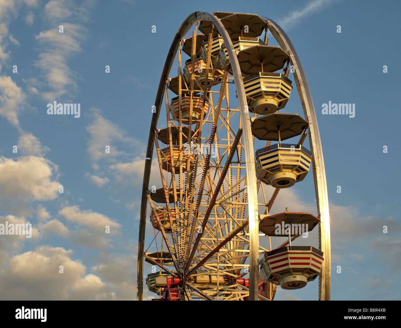 Ferris wheel at sunset hi-res stock photography and images - Alamy
