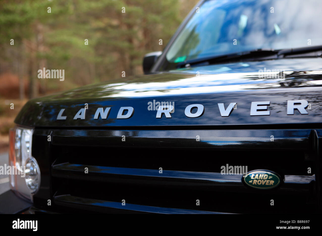 Landrover badge hi-res stock photography and images - Alamy