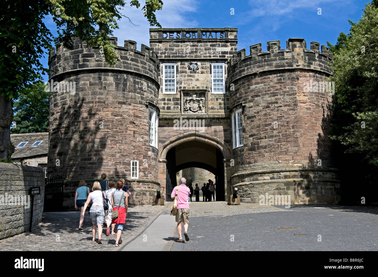Skipton castle medieval hi-res stock photography and images - Alamy