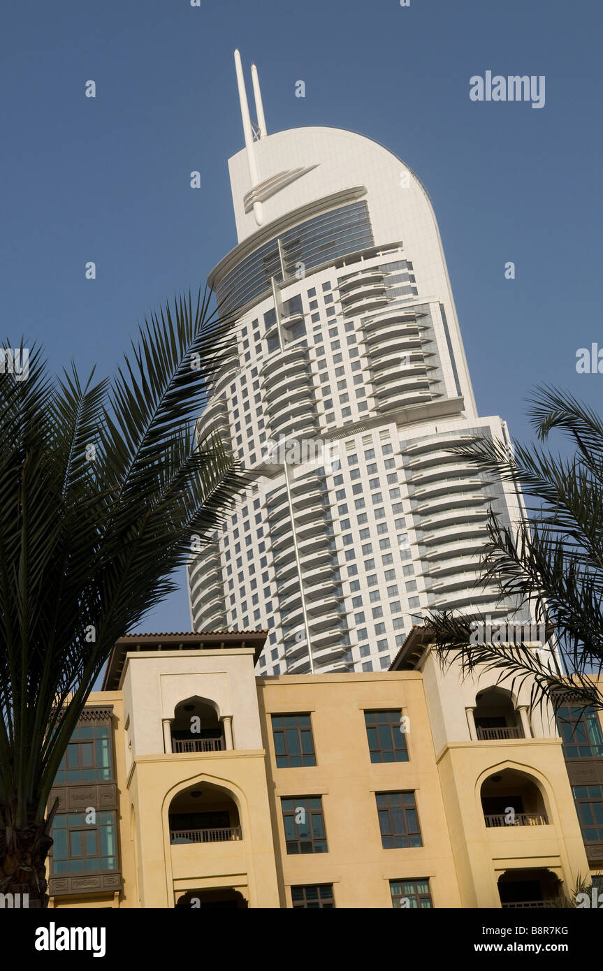 Dubai commercial building hi-res stock photography and images - Alamy