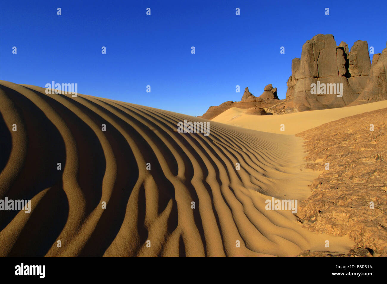 Desert landscape algeria tin hi-res stock photography and images - Alamy