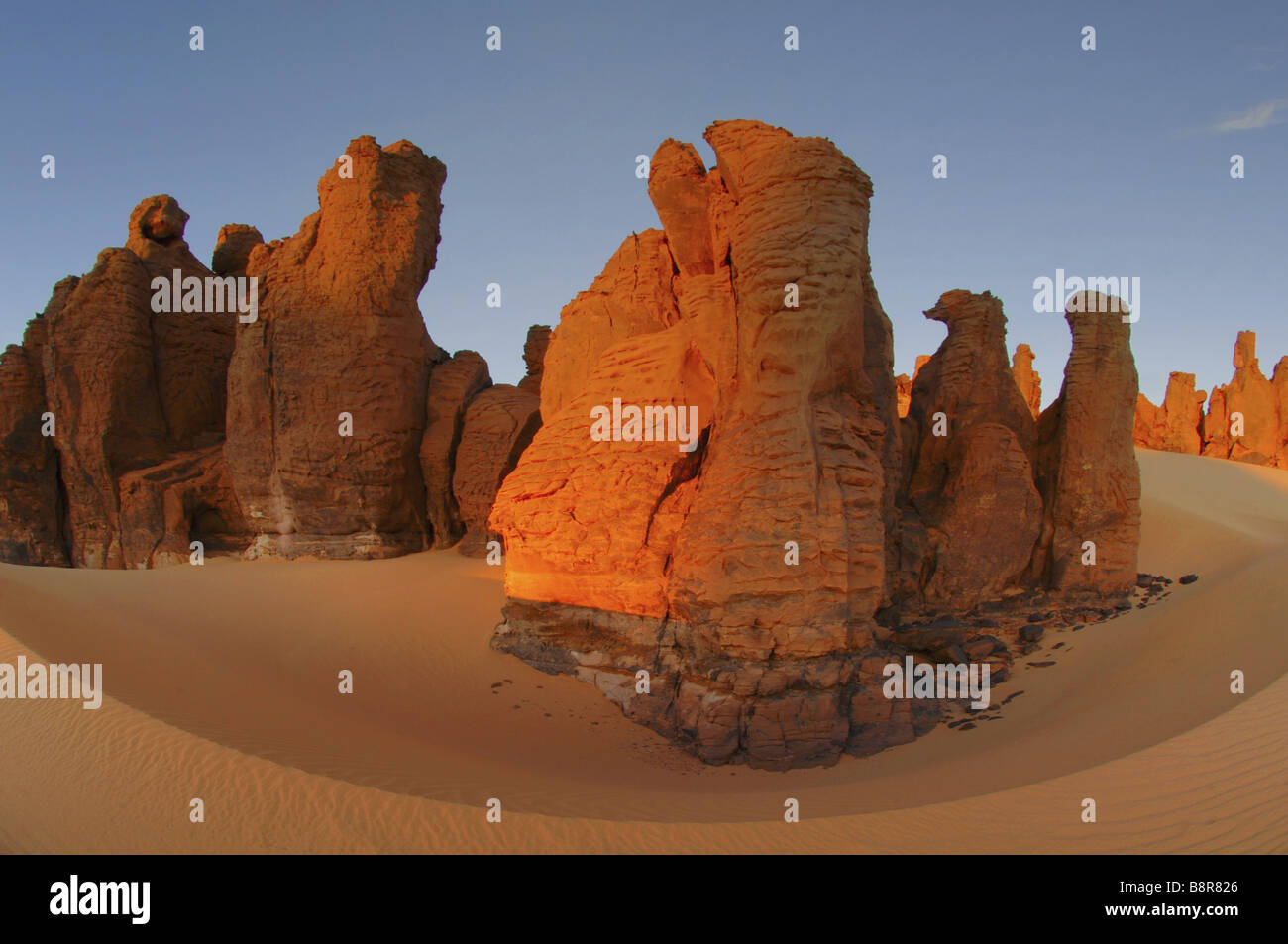 Mauritania rock in desert hi-res stock photography and images - Alamy